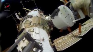 Выход в открытый космос Геннадия Падалки и Михаила Корниенко