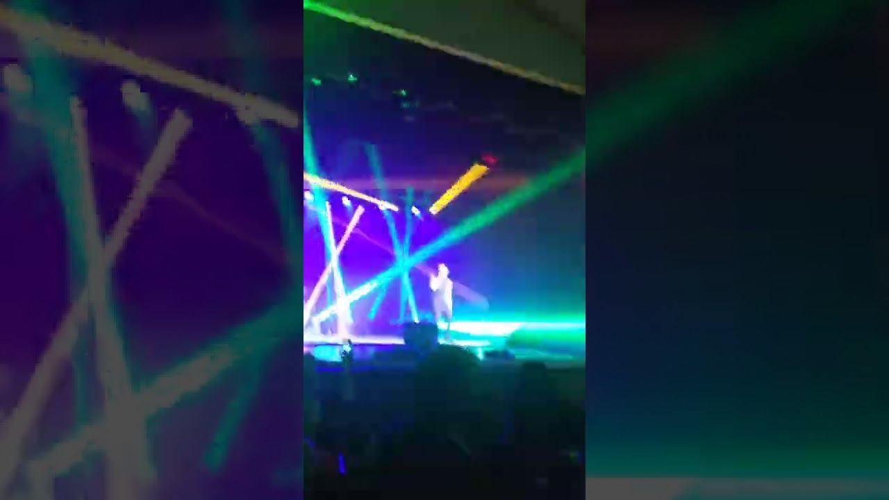 А ты возьми и позвони. Юрий Шатунов. Маленький фрагмент.