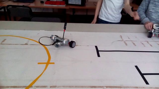 EV3 восьмёрка