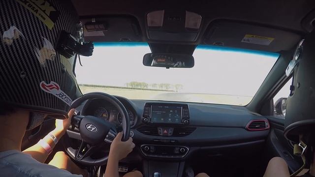 Hyundai Elantra GT/ i30 N line Buttonwillow Track Day! - смотреть видео ...