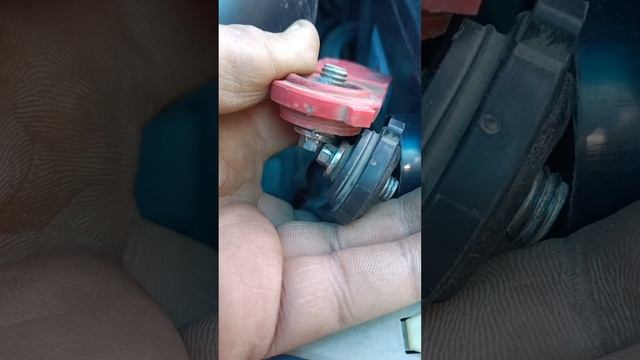 cómo resetear la computadora del auto sín escaner