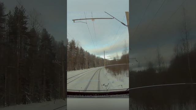 Почему треснуты лобовые стекла у поезда? 🤔