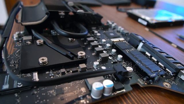 Установка Blade SSD iMac 5k (Fusion Drive) + RAM - смотреть видео ...