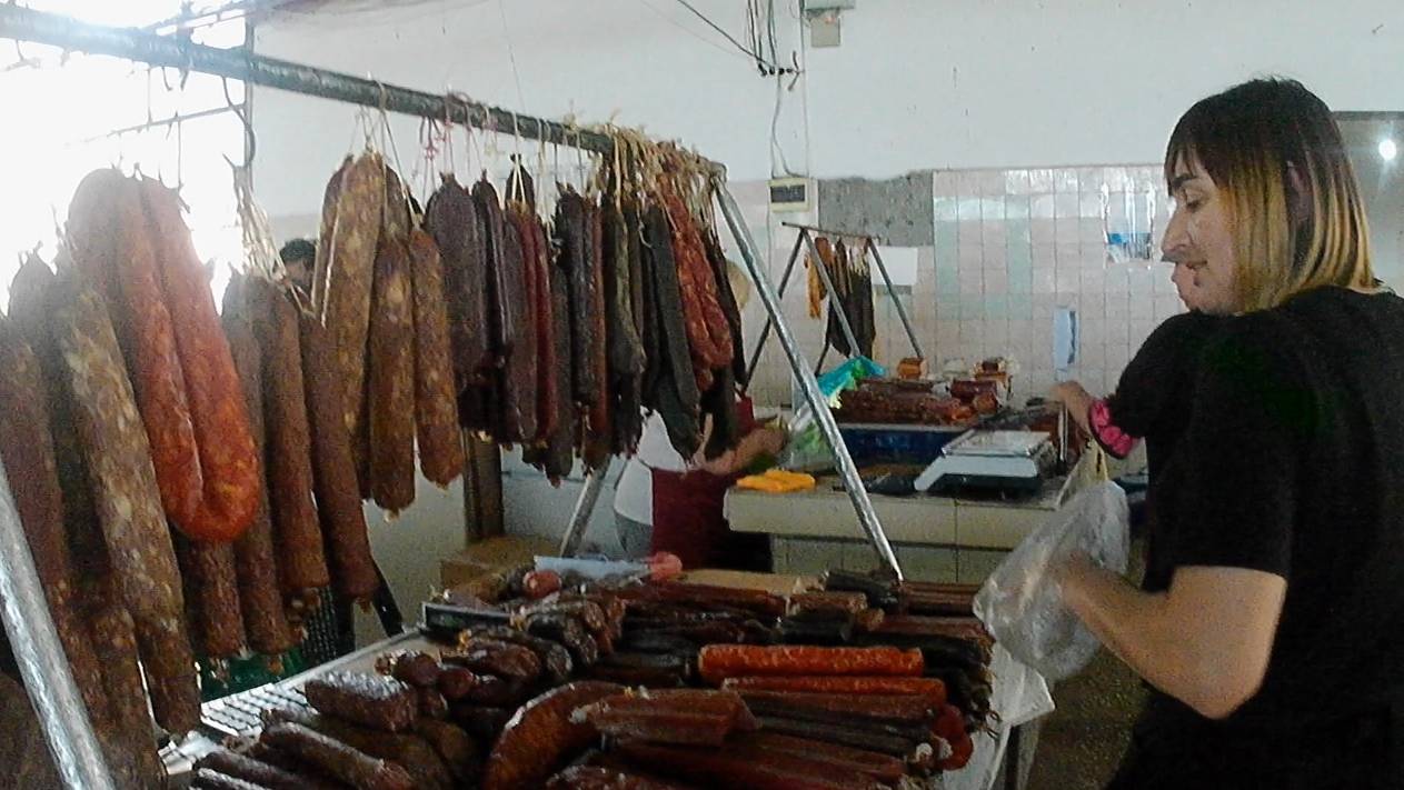 Гагра июль 2023. Лучшая колбаса на Гагрском рынке у Оли!