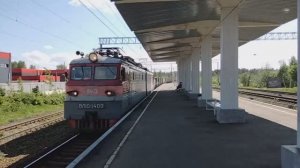 ВЛ10-1409 с грузовым поездом на станции Токсово