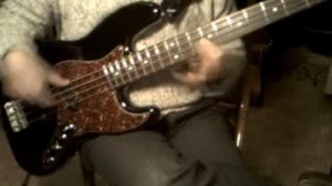 Fender Jazz Bass Deluxe: Blending pickups (Noiseless)