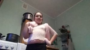 Амира издевается надо мной