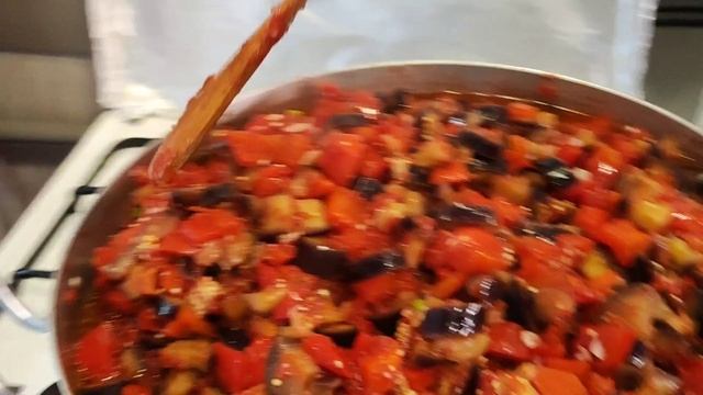 САЛАТ ИЗ БАКЛАЖАН ? очень лёгкий в приготовлении .