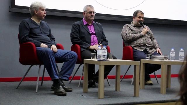 Сергей Лукьяненко о своем методе написания книг.
