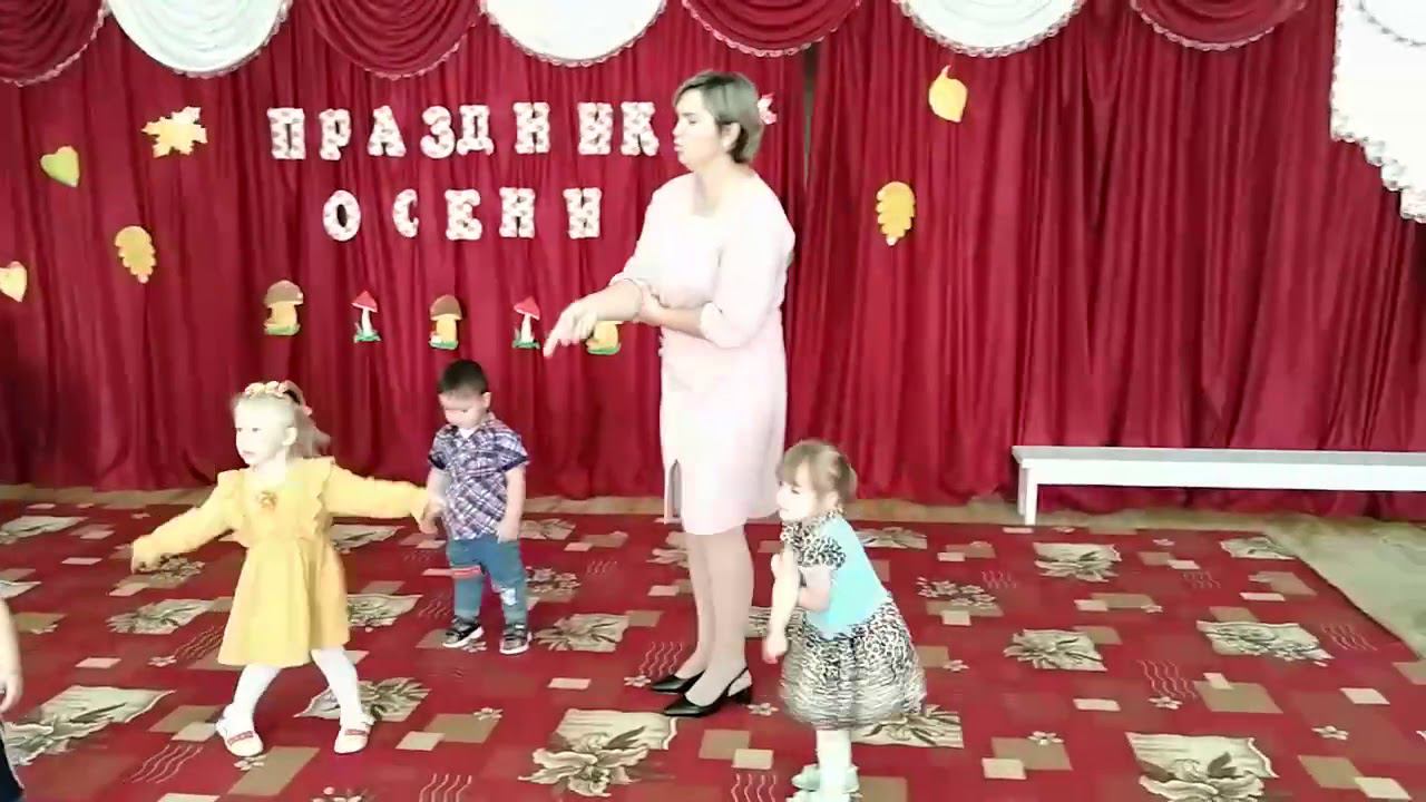 1 младшая. Танец "Колобок"