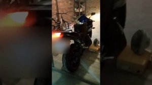 Yamaha R1