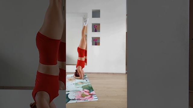 Ширшасана - силовой выход в стойку на голове
