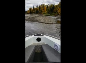 Придурки на моторной лодке