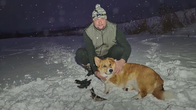 Однажды зимой, где-то в Подмосковной деревне.