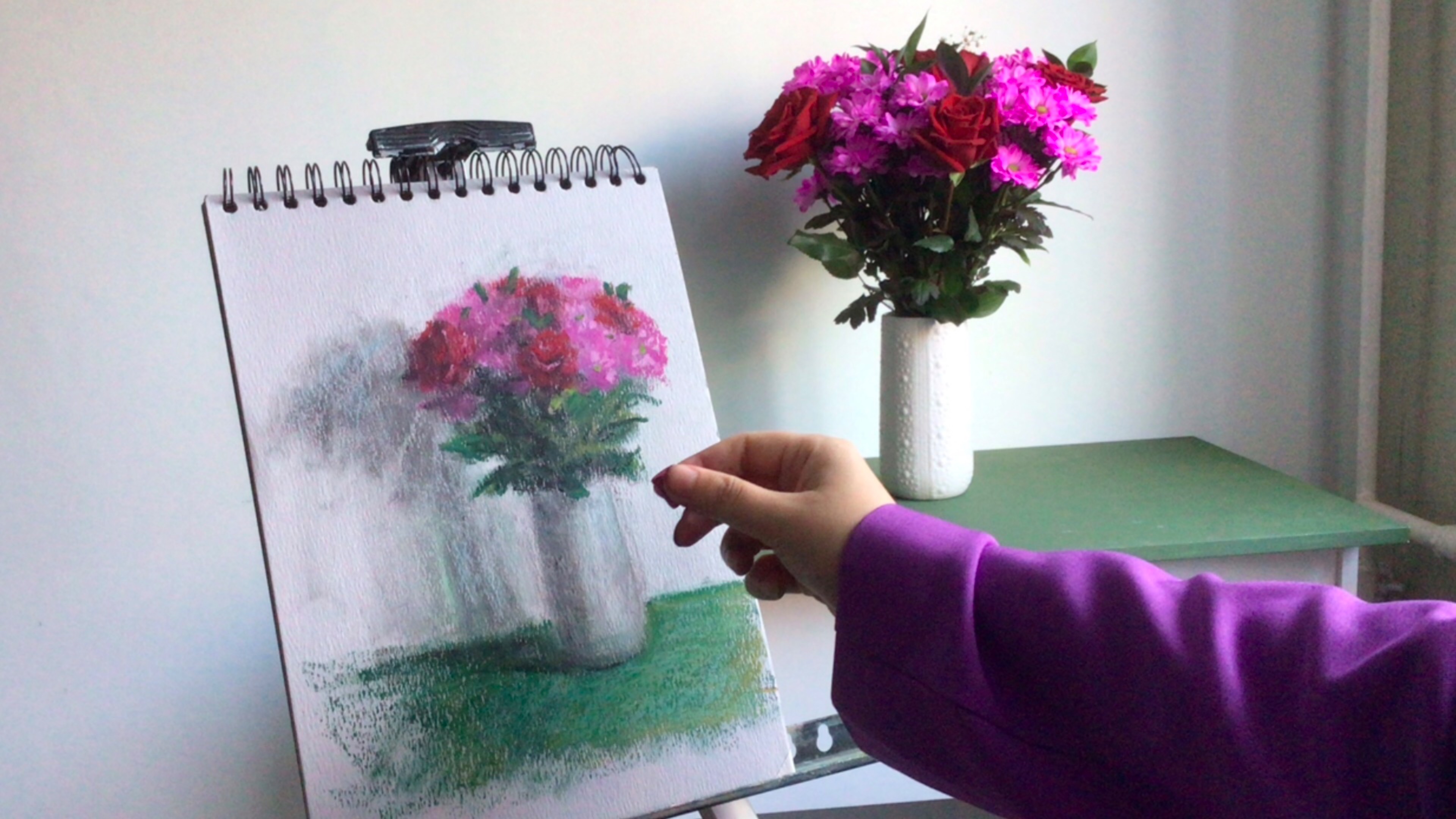 🌸 Мягкая зарисовка букета в вазе масляной пастелью от Малевич 🌺