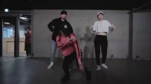 Jiyoung Youn/ On Fleek - Cardi B