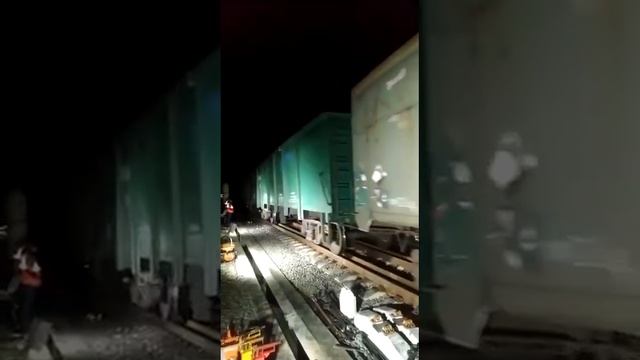Первый состав в тестовом режиме прошёл по железнодорожному пролёту Крымского моста