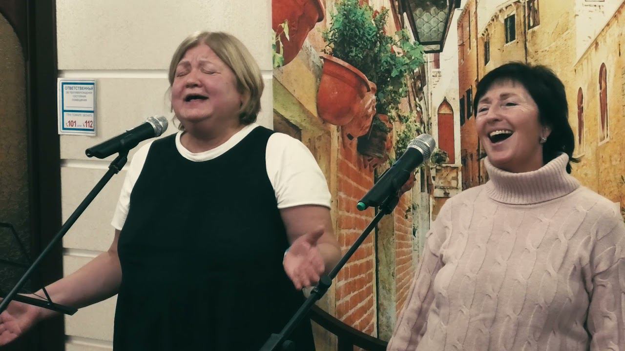 2021. Марина Смагина и Марина Лифанова на Калбаснике куста Калужский