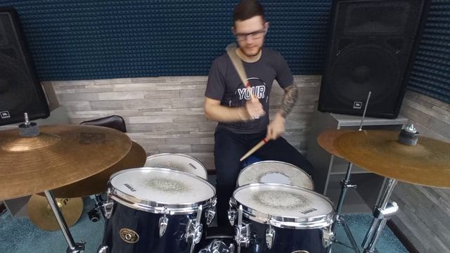 Nickelback - Animals (cover by Anton Rakutov).mp4