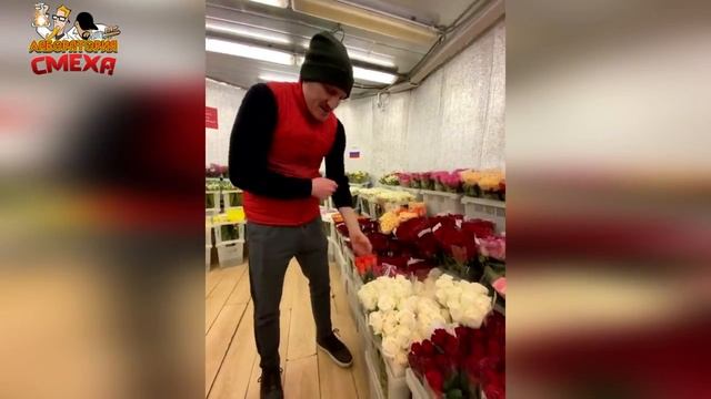 Продавцы на 8 Марта - Пародия от Лазурных Драконов