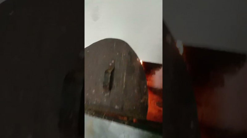 Поднимается тесто на хлеб