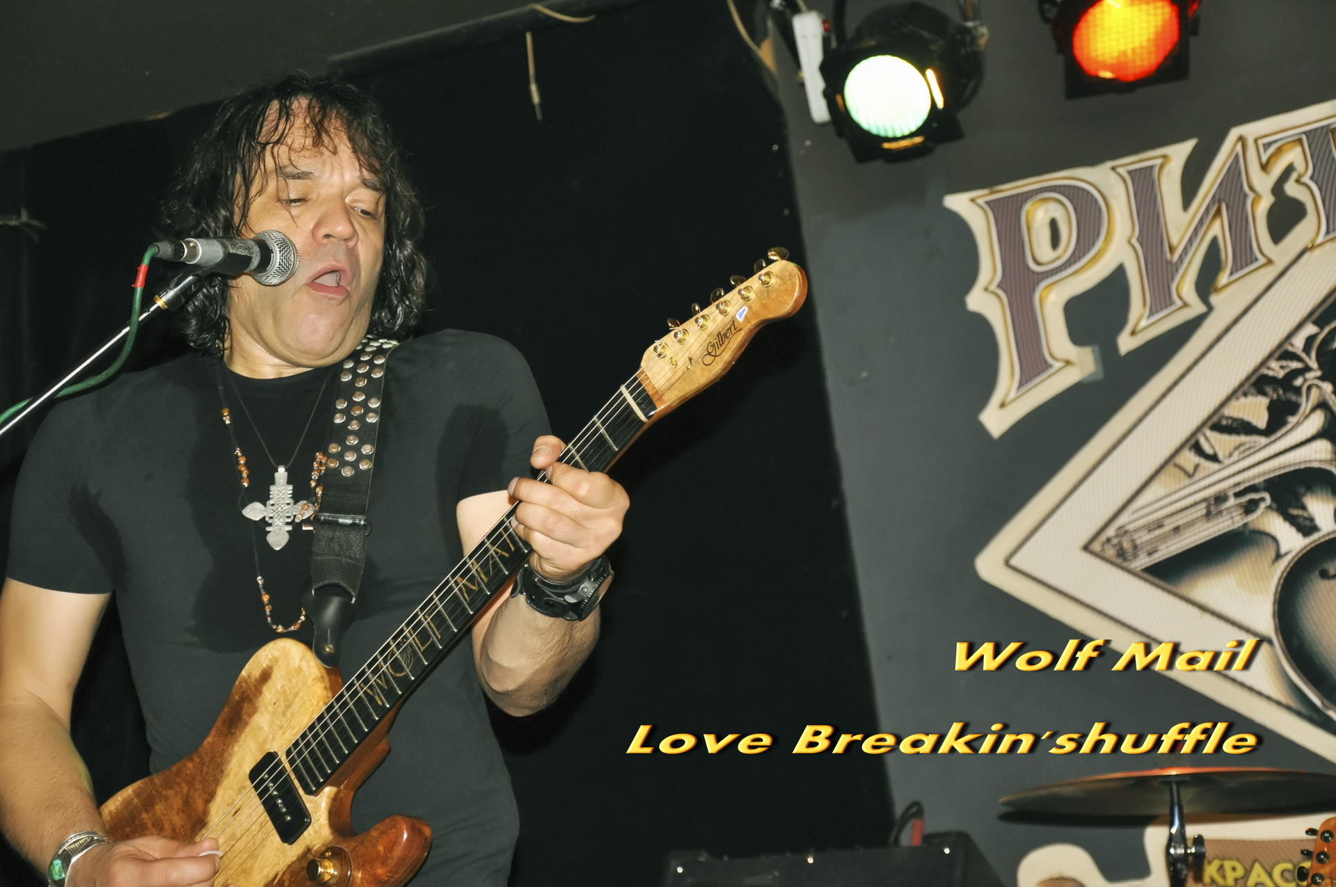 Wolf Mail - Love Breakin'shuffle