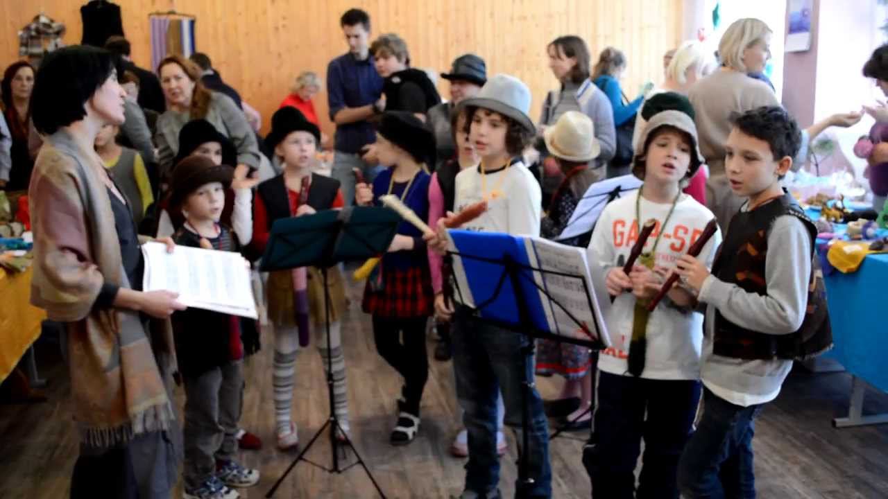 Бродячие музыканты из третьего класса. (HD)