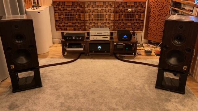 Harbeth M40.2