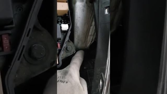 Changing headlamp on 2017 Hyundai Accent 2