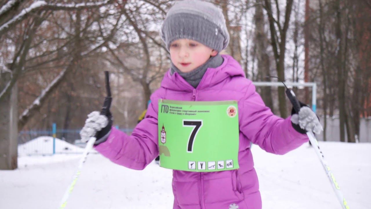 Бег на лыжах 2км. Ученики сдают нормы ГТО 1-й ступени. 26 декабря 2017.