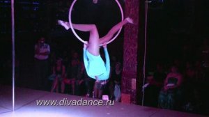 The song of the garden bird Шоу цирковой акробатики - воздушное кольцо от студии школы Divadance