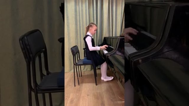 В.Косенко _Полька_, исполняет Нестерова Дарья,3 кл..mp4