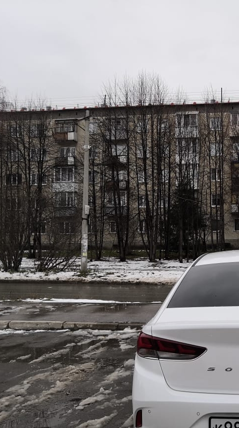 "шикарный" вид из окна, это мой грязный город (20 марта).