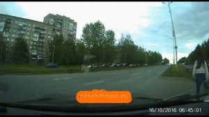 ДТП с мотоциклом на улице 40 лет Победы в Ижевске. 30.05.2022 г.
