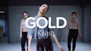 Lia Kim/ Gold - Kiiara