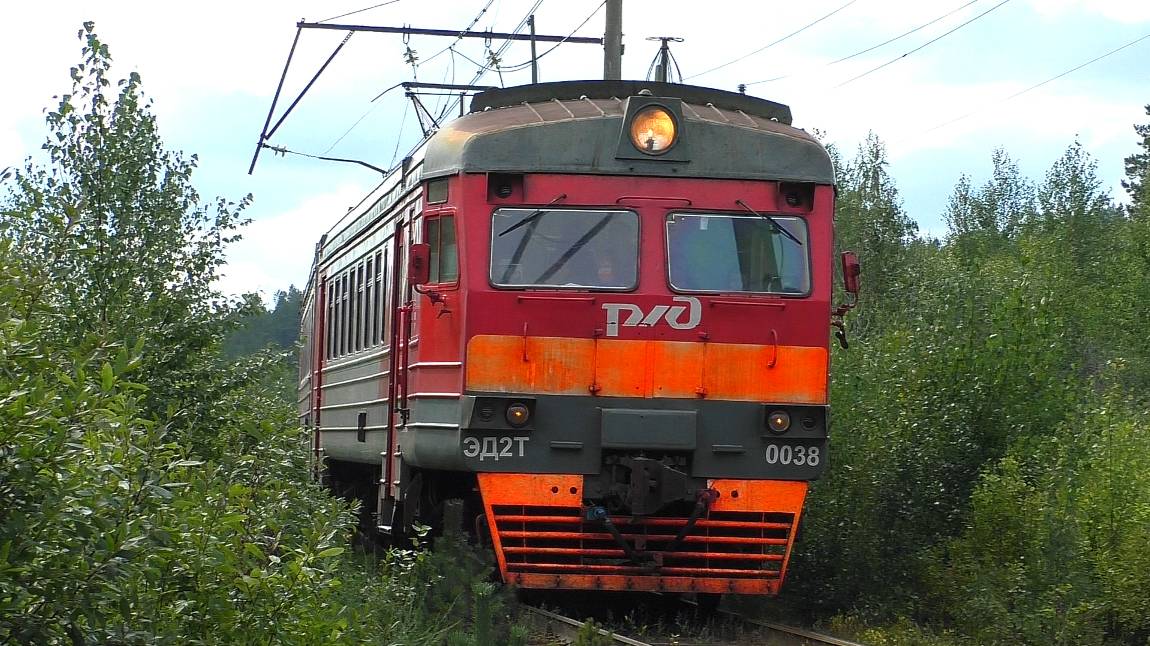 ЭД2Т-0038 сообщением Егоршино - Алапаевск с приветливой бригадой