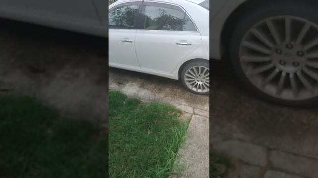 mark x/toyota rolling down windows using remote/key.
