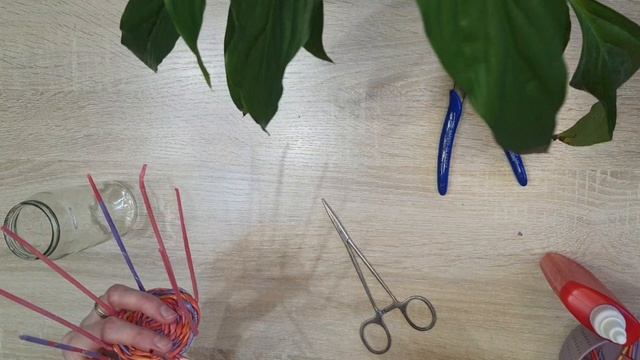 Оплетаю банку из-под детского питания.