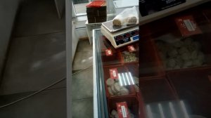 Магазин Ермолино улица Сержанта Шумского 3А, Волгоград, прячут весы под прилавок, обвешивают и хамя