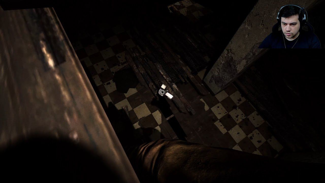 Я смотрю на нее, она на меня... Искра Буря Безумие → Outlast 1 #6