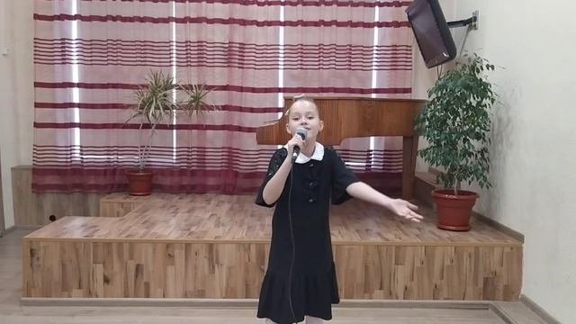 Колесник Арина, эстрадный вокал.mp4