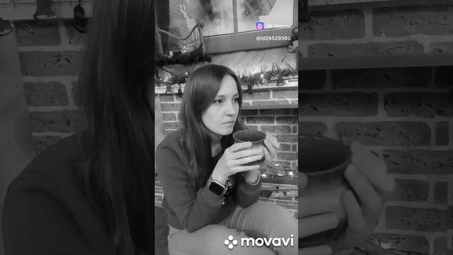 В комнате мрак...