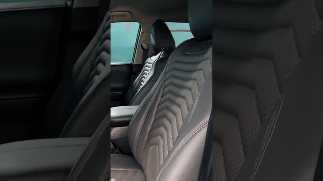 Авточехлы (Байрон Президент ) в автомобиле Toyota RAV4