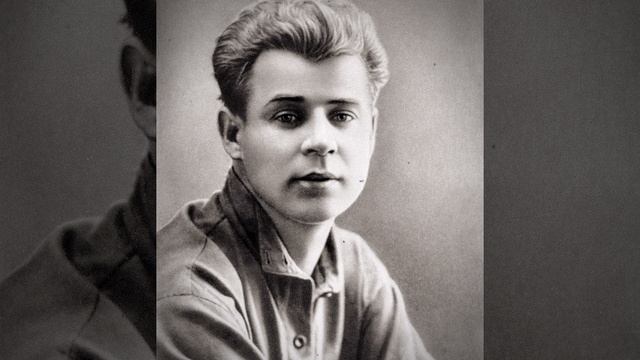 Сергей Есенин - "Я красивых таких не видел...".mp4