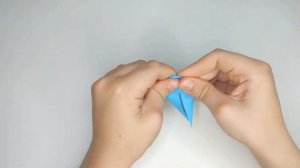 Как сделать цветок из бумаги. Оригами