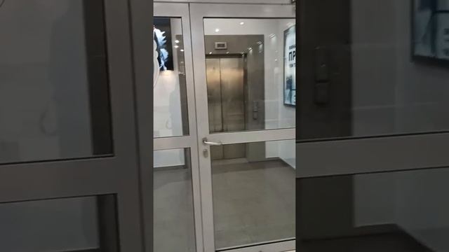 Калининград – пл. Победы, проход в БЦ к офису
