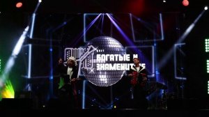 Вдоль ночных дорог под балалайку и баян!