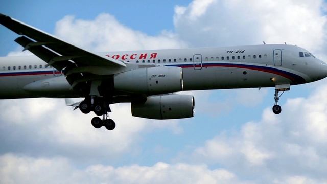 Аэропорт Внуково. Ту-214, бортовой №: RA-64505, СЛО "Россия".