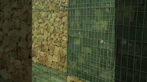 Монтаж сварных габионов Геофаст с заполнением камнем разной фракции, подпорные стенки из габионов