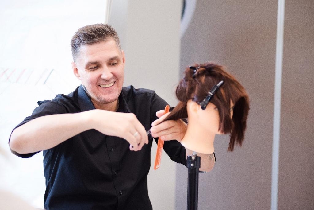 Разделение волос на зоны